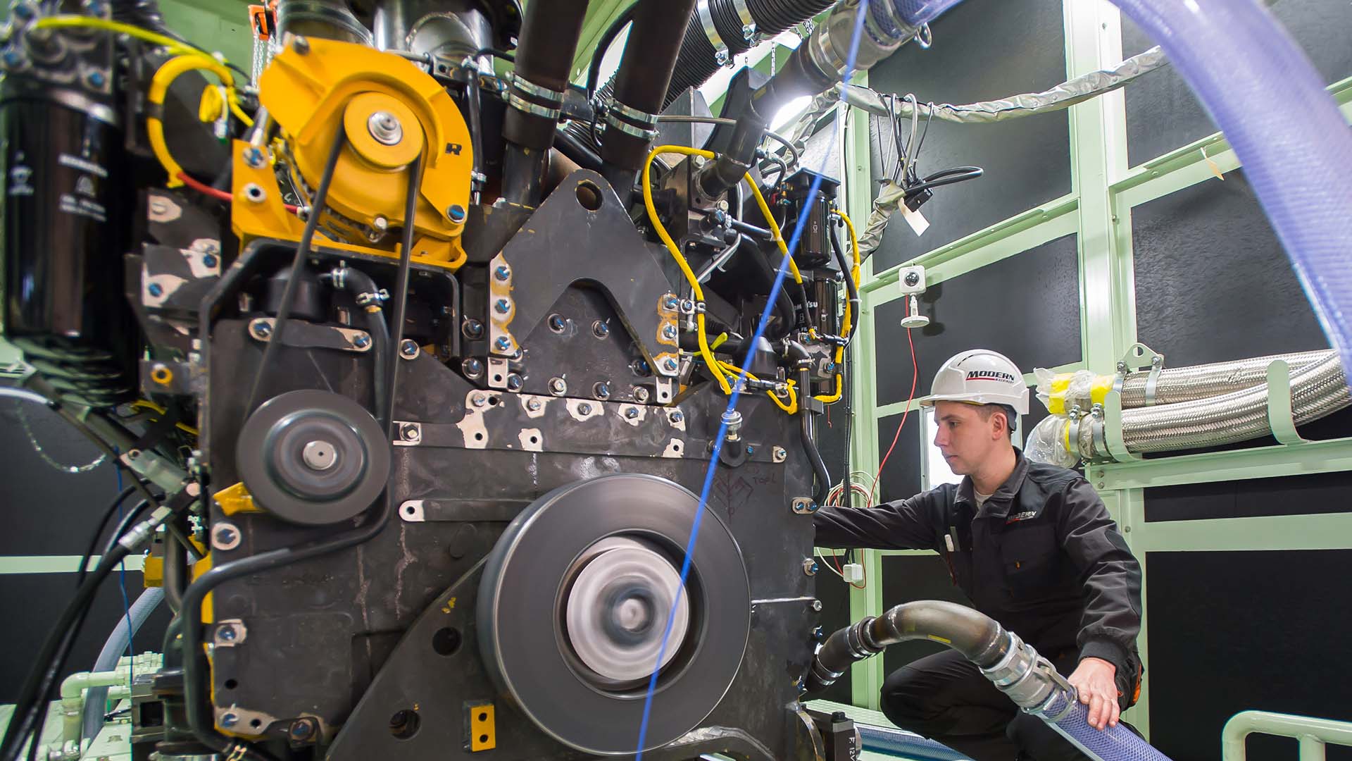 О центре - Komatsu Reman